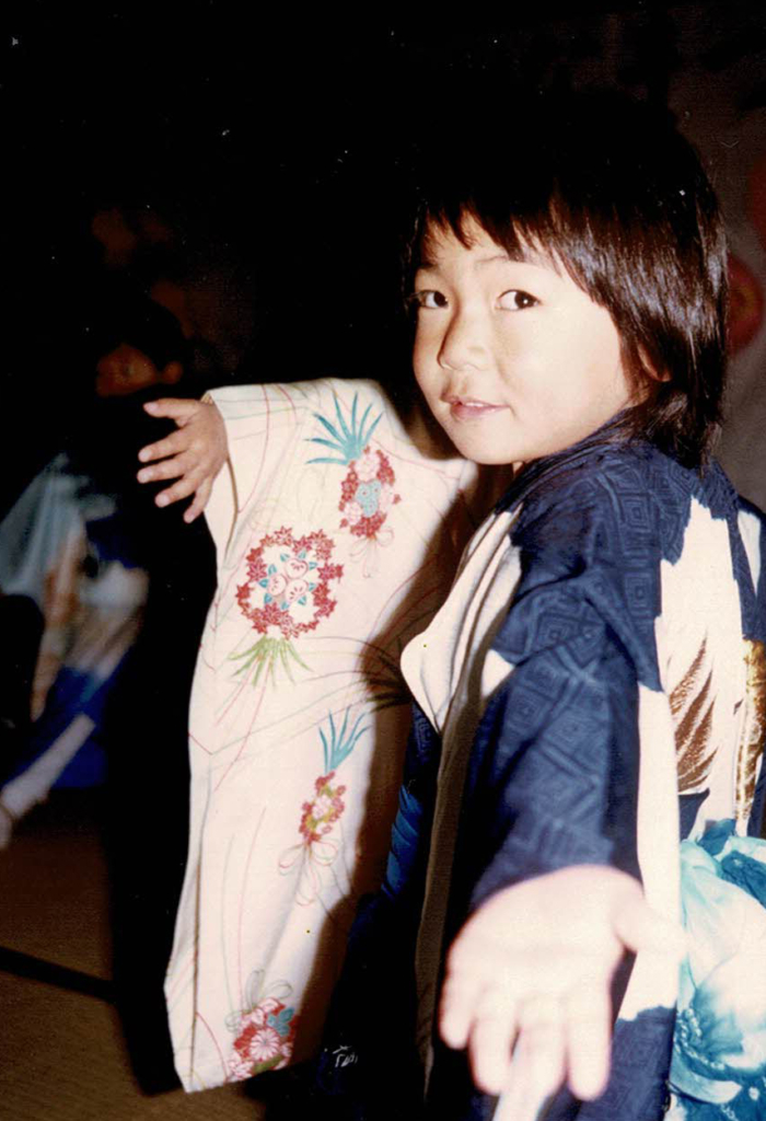 弱虫な少年が、アートに救われアートに生きる男になった物語。 - PAPER-CUTTING ARTIST HACHI